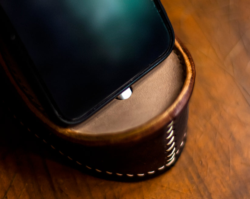 Round Phone Cradle Leather Craft PDF Pattern Download – Karlova Design